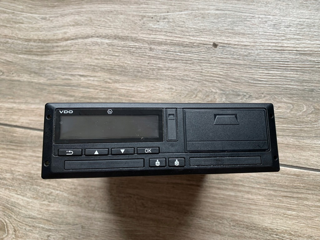 TACHOGRAF CYFROWY VDO 12/24V R3.0 UNIWERSALNY - 13928688827 - oficjalne ...