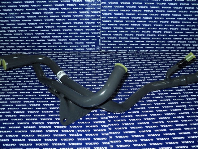 Rurki, przewody wodne Volvo FH przez ramę 21279609 - 8751552387 ...