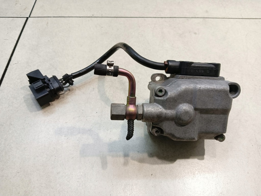 NASTAWNIK POMPY WTRYSKOWEJ VW PASSAT B5 2464463268 - 13148379894 ...