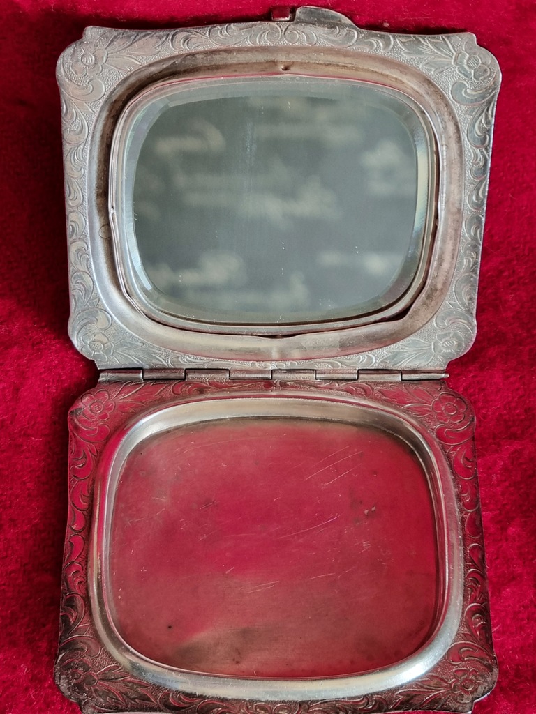 Stara srebrna puderniczka ładnie zdobiona - 11947070101 - oficjalne ...