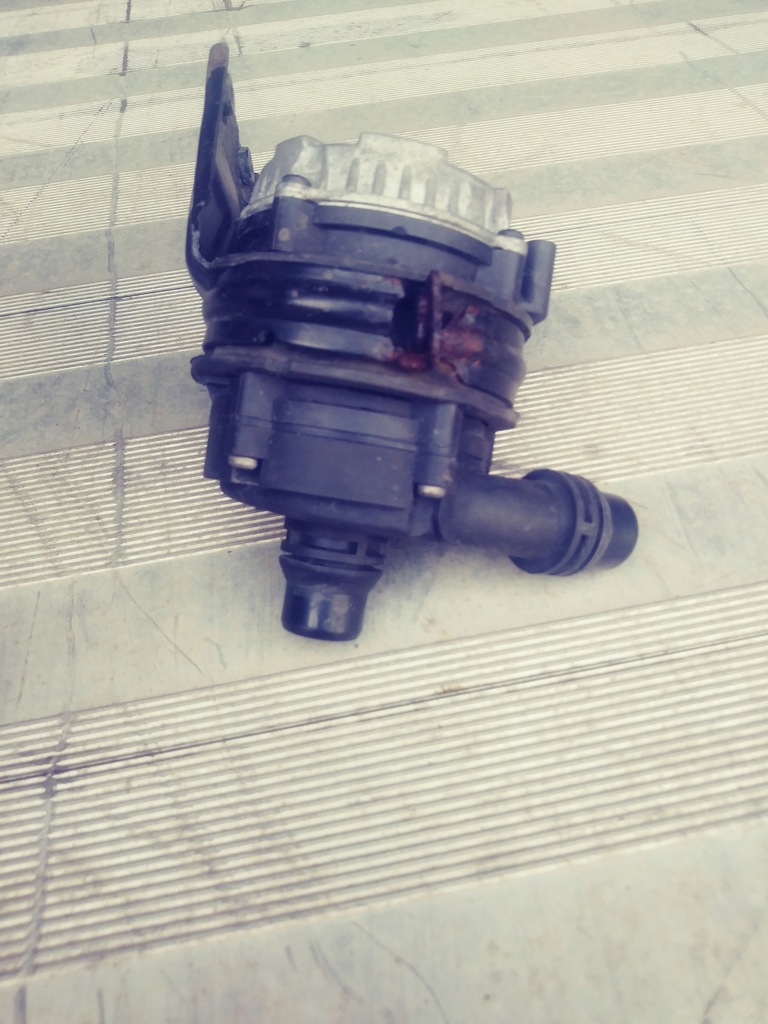 Pompa wody A0005003800 Mercedes W205 W907 W213 - 12634818363 ...