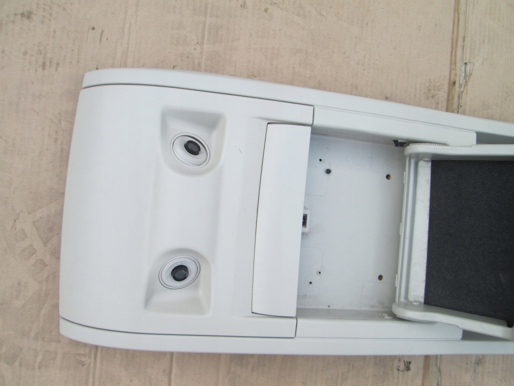 CHRYSLER TOWN COUNTRY 11- TUNEL DVD MONITOR VES - 11643112495 ...