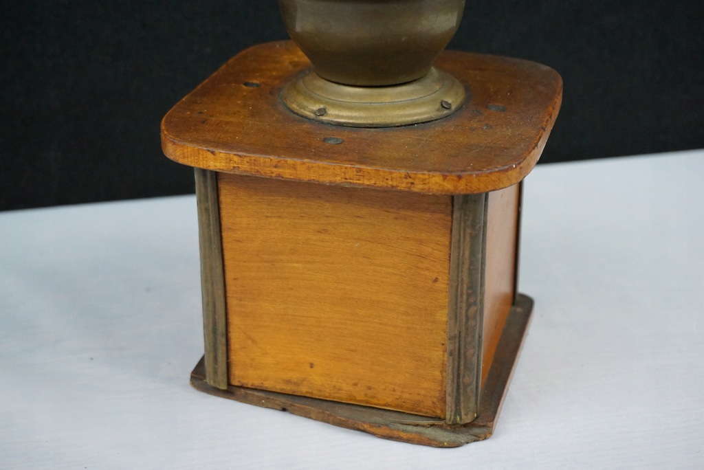 Młynek do kawy WIKTORJA BILOWICKI i S-ka Cieszyn - 12144787060 ...