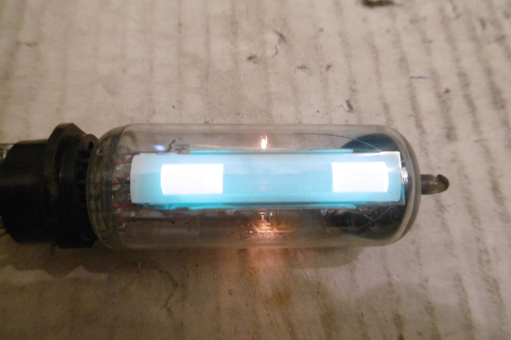 Lampa elektronowa RFT EM 84 magiczne oczko - 12316537921 - oficjalne ...