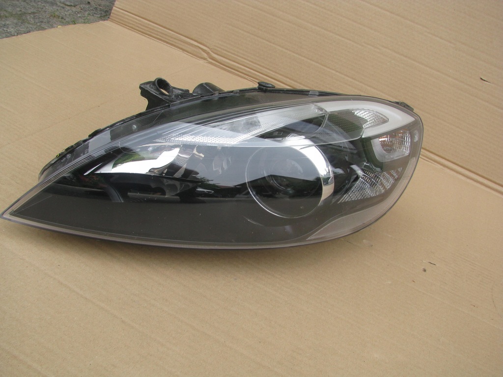 VOLVO V40 LAMPA PRZEDNIA LEWA XENON 31420007 - 8140153254 - oficjalne ...