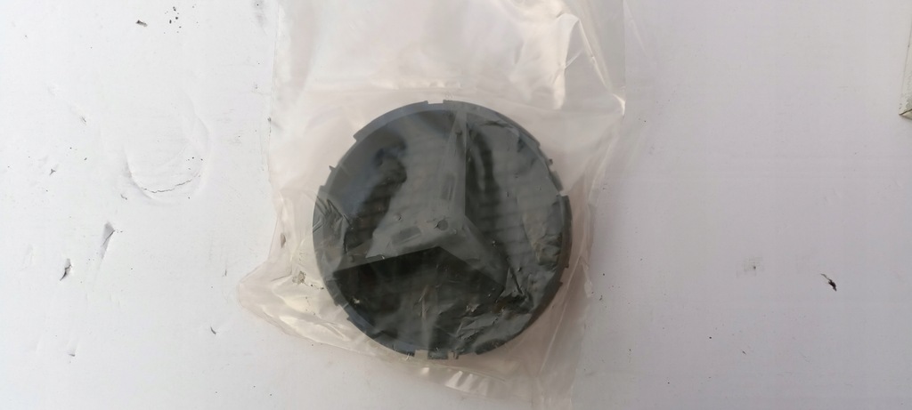 GRILL ATRAPA ZNACZEK MERCEDES A0008880060 NEW ORYG - 13005834186 ...