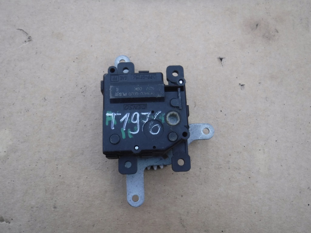 SILNICZEK NAGRZEWNICY TOYOTA AURIS I 0638000920 - 13552503292 ...