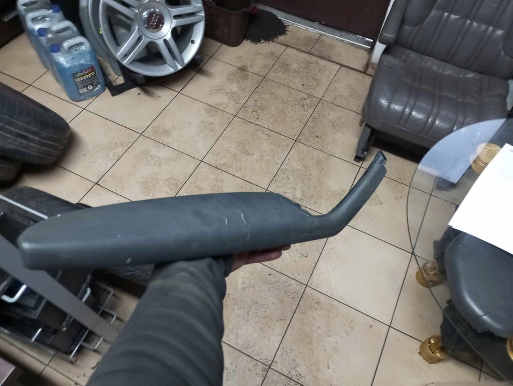 AUDI A3 8P 8P3 3D PODŁOKIETNIK DRZWI BOCZKA LEWY 8P3867173 ... AUDI A3 8P 8P3 3D PODŁOKIETNIK DRZWI BOCZKA LEWY 8P3867173 ...