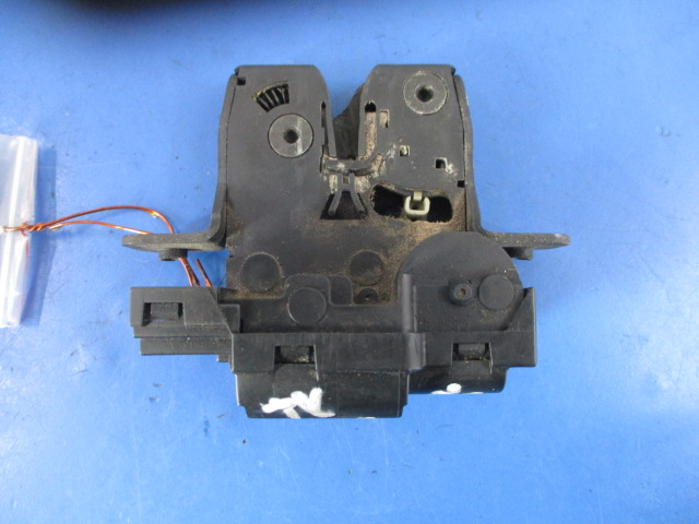 NISSAN PRIMERA P12 5D KOMBI 01-08r ZAMEK TYLNEJ KLAPY ORYGINAŁ 4PIN - 15318163983 - oficjalne ...