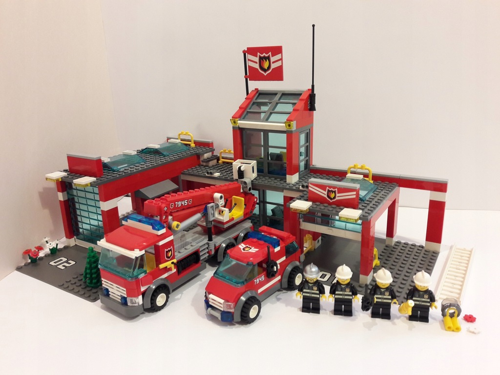 LEGO City 7945 Remiza strażacka - 11057019589 - oficjalne archiwum Allegro