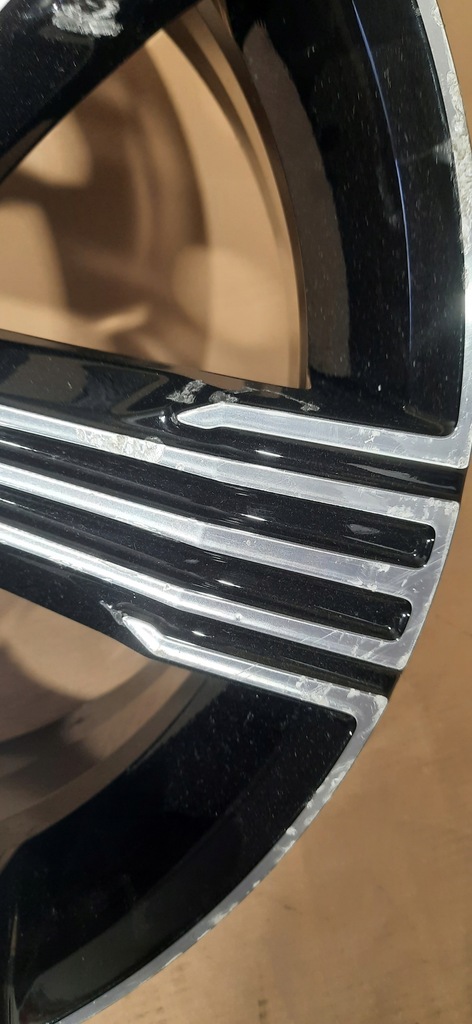 FELGA VOLVO XC40 7.5Jx18 ET50.5 31471552 - 11413000582 - oficjalne ...