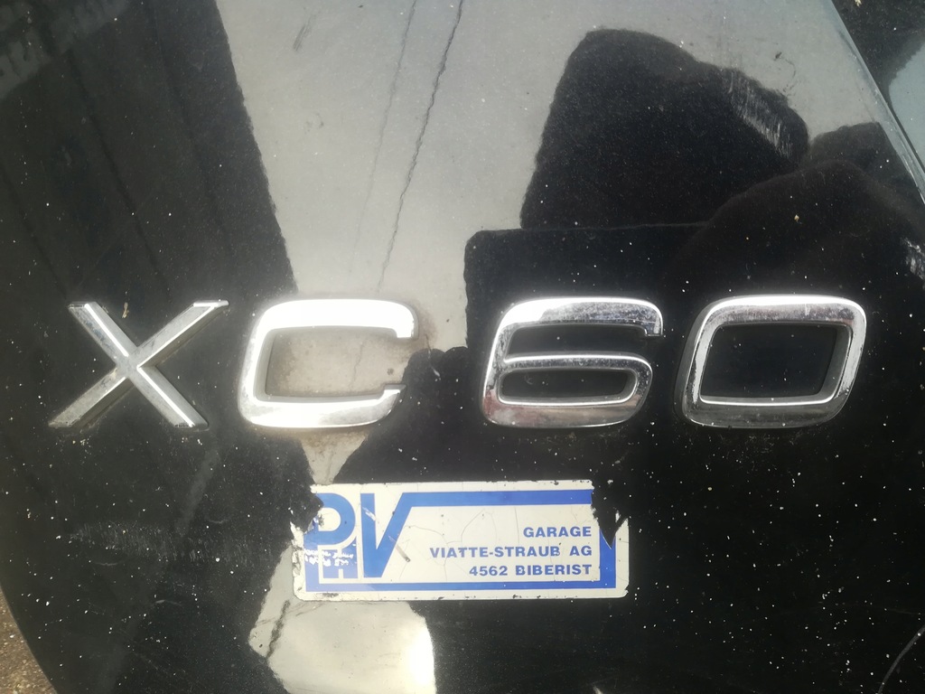 VOLVO XC60 EMBLEMAT ZNACZEK NAPIS NA KLAPĘ - 9895839273 - oficjalne ...