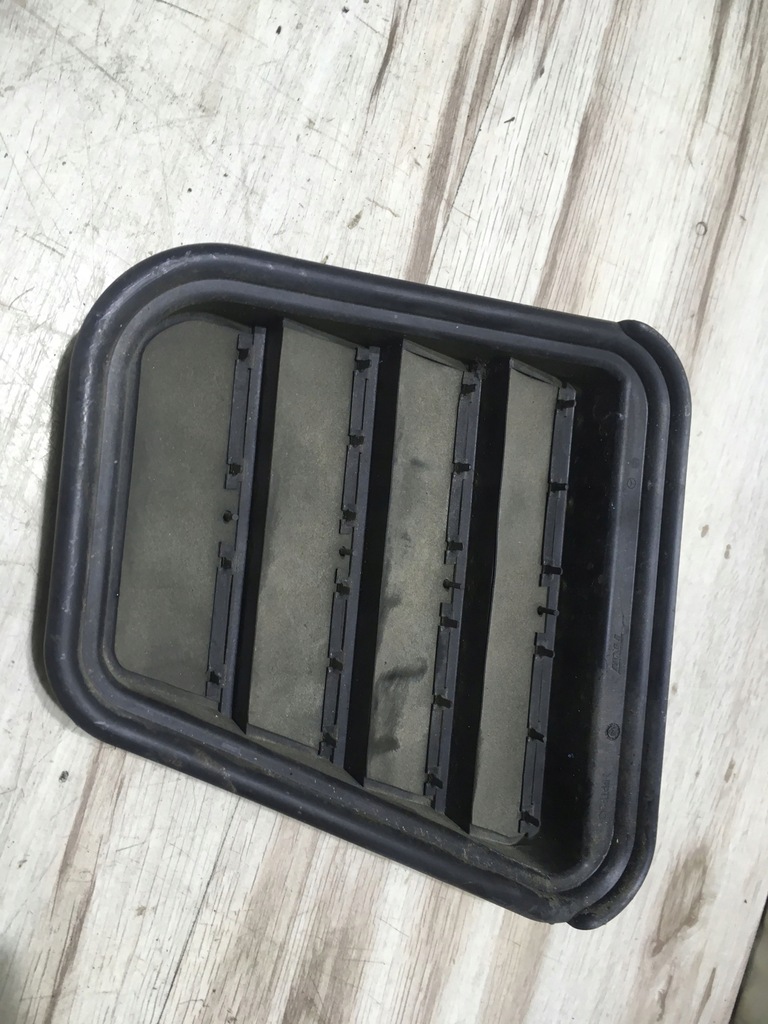 Kratka wentylacyjna tył Mercedes W251 R-klasa - 12393048342 - oficjalne ...