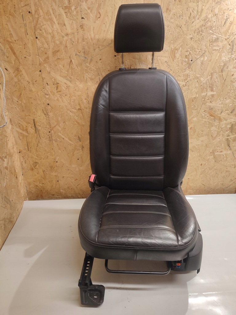 FORD KUGA MK1 FOTEL LEWY PRZÓD KIEROWCY SKÓRA - 13203563370 - oficjalne ... FORD KUGA MK1 FOTEL LEWY PRZÓD KIEROWCY SKÓRA - 13203563370 - oficjalne ...