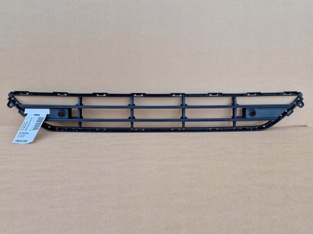 ŚRODKOWA KRATKA ZDERZAKA VOLVO XC90 II 2015- PDC - 12792087465 ...