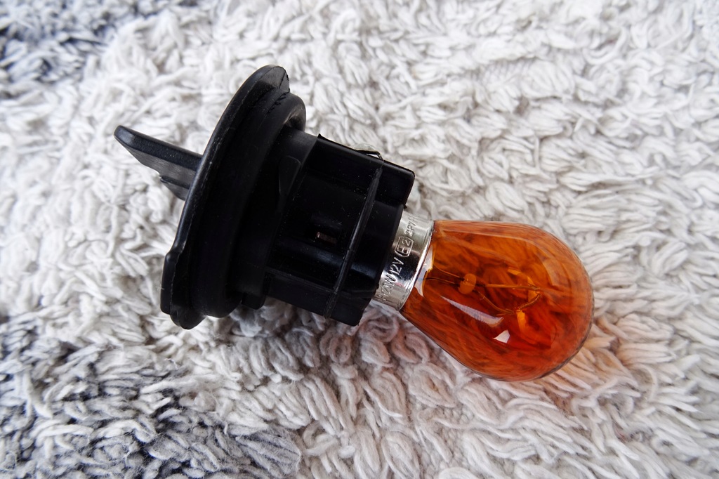 Oprawka żarówki kierunkowskazu Valeo PA66-GF30 - 8385657343 - oficjalne ...