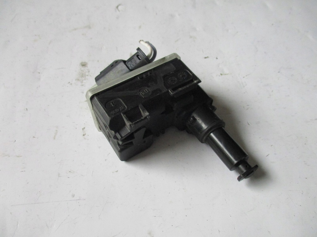 Moduł siłownik klapki paliwa Citroen DS7 D5131.01 - 13928885898 ...