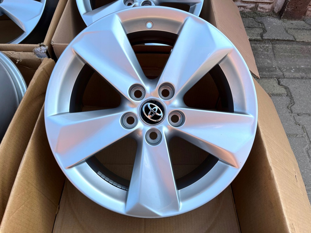 TOYOTA AURIS NOWE FELGI 17'' ORYGINALNE - 12533904383 - oficjalne ... TOYOTA AURIS NOWE FELGI 17'' ORYGINALNE - 12533904383 - oficjalne ...