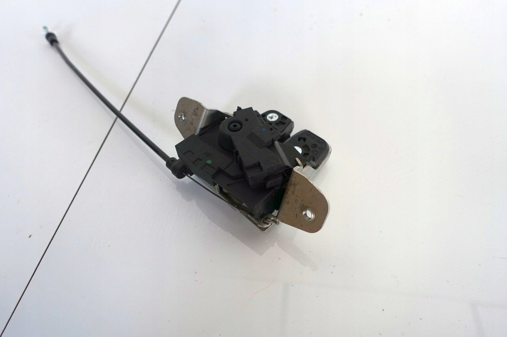 Mercedes w204 kombi zamek klapy tył 2047400435 212 - 12747788454 - oficjalne archiwum Allegro