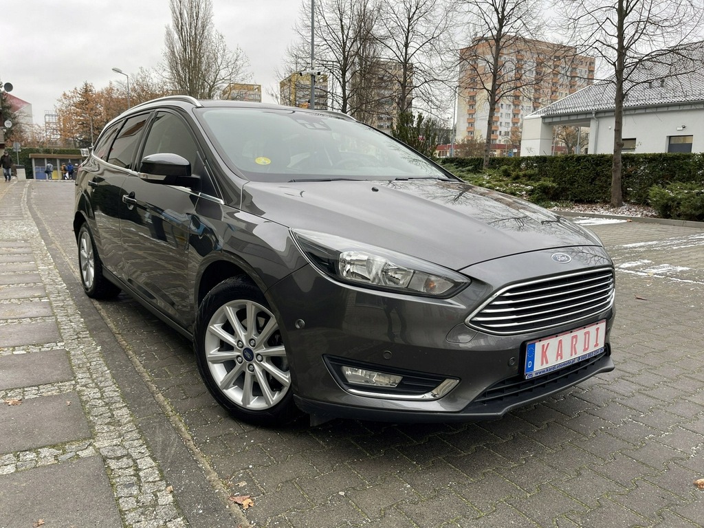 Ford Focus Navi Sam Parkuje - 14795878213 - oficjalne archiwum Allegro