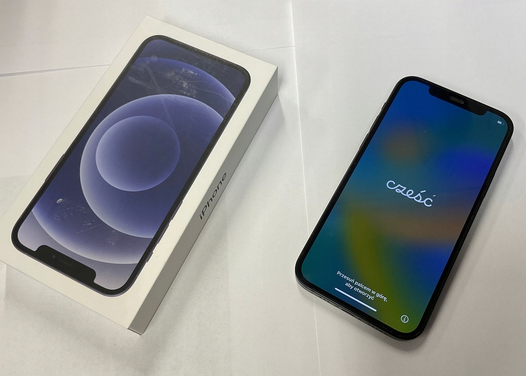 Smartfon Apple iPhone 12 128 GB stan bdb bat 94% - 13125390702 ...