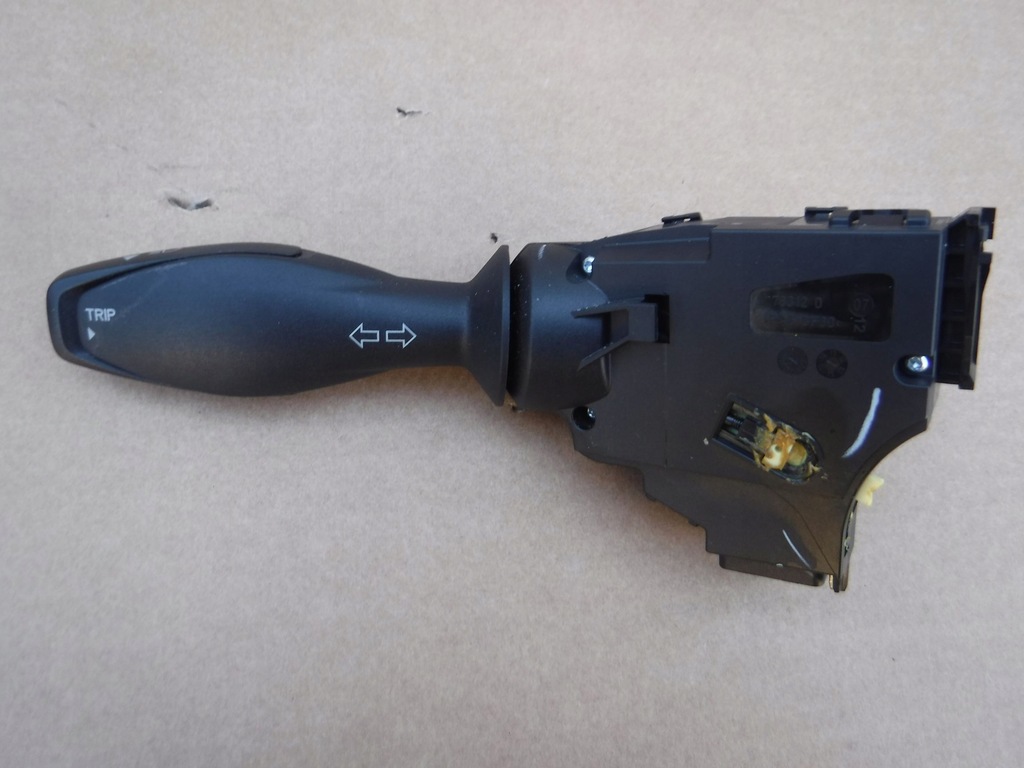 MANETKA PRZEŁĄCZNIK KIERUN. FORD KA PLUS - 9124915654 - oficjalne ...