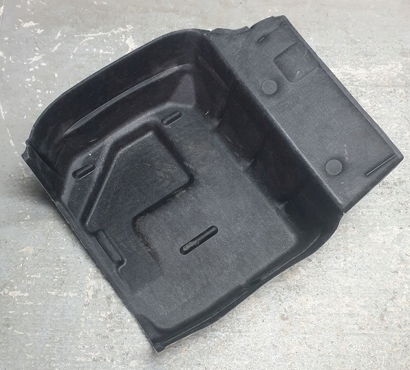 MERCEDES W204 KOMBI WNĘKA KOŁA ZAPASOWEGO BAGAŻNIK - 10727357414 ...