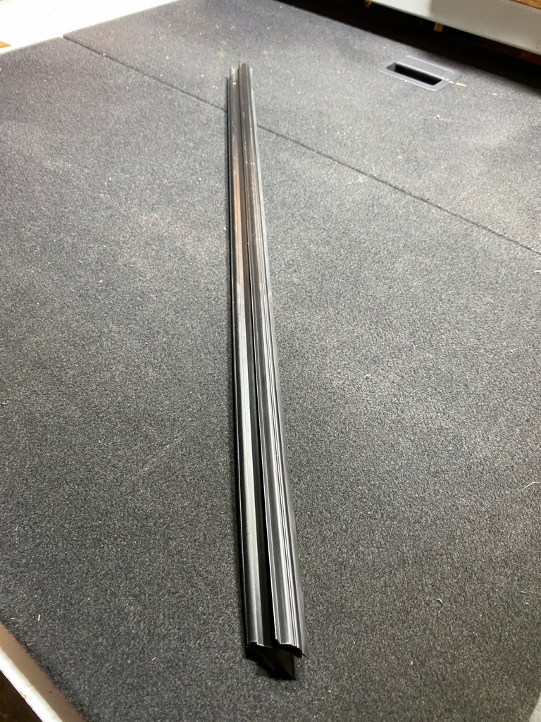 VOLVO V40 LISTWA ZGARNIAJACA 31278545 - 10453877843 - oficjalne ...