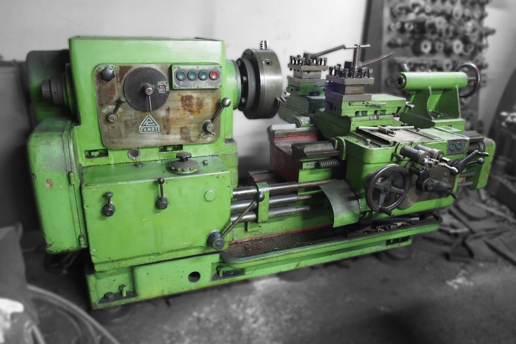 Tokarka uniwersalna TR 70 C. Śr. tocz. 1130 mm - 11539530825 - oficjalne archiwum Allegro