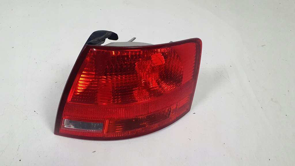 AUDI A4 B7 KOMBI LAMPA TYLNIA PRAWA ŁADNA ORG. - 13929134336 ...