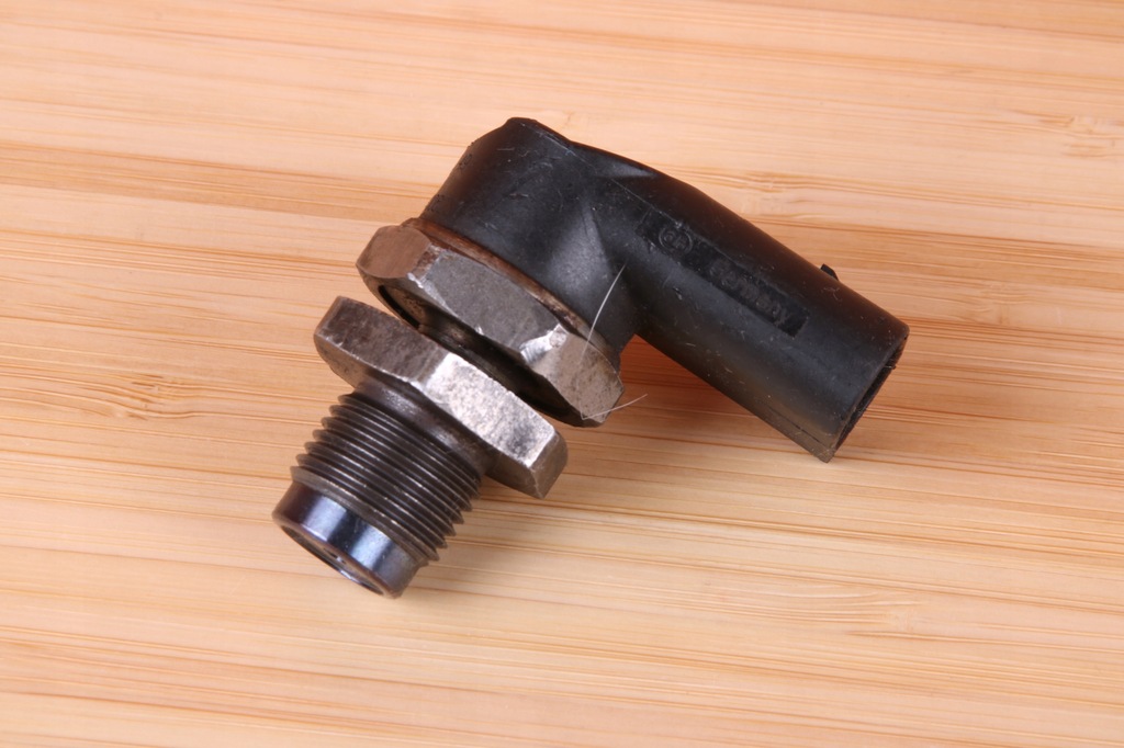 BMW E90 E60 CZUJNIK CIŚNIENIA PALIWA 0281002497 - 13290731099 ...