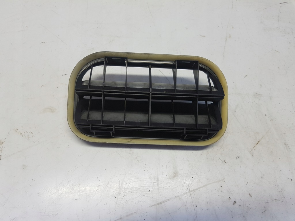 MERCEDES W117 W176 kratka wentylacyjna - 12847245104 - oficjalne ...