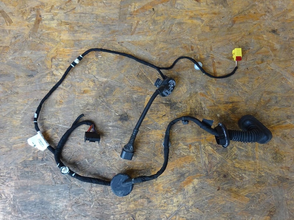 AUDI A3 8P 5D LIFT WIĄZKA DRZWI PRAWA PRZEDNIA - 11361357353 - oficjalne archiwum Allegro