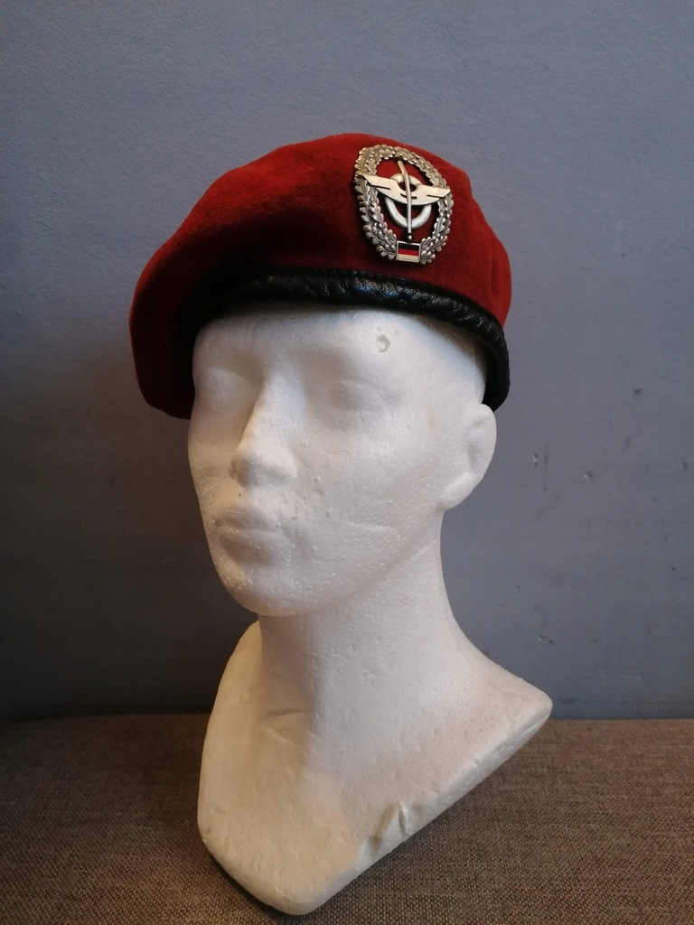 Wojskowy beret Bundeswehra 59 - 14132499655 - oficjalne archiwum Allegro