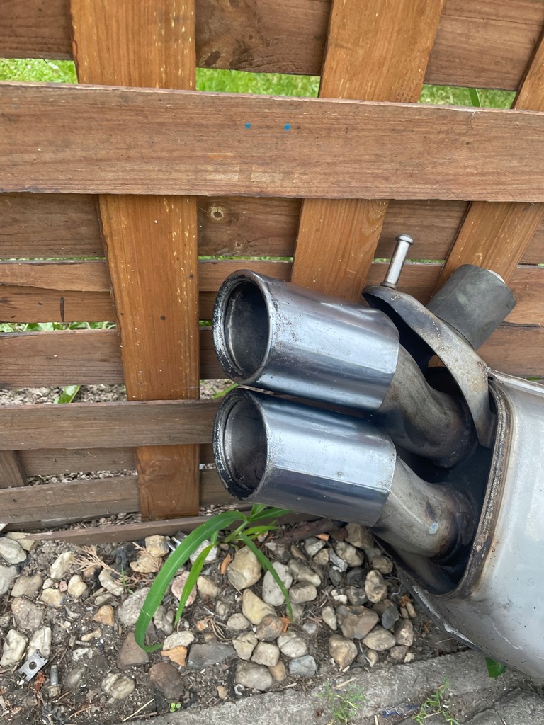 BMW F10 F11 WYDECH TŁUMIK KOMPLETNY N47 520d 184KM - 11965553984 ...