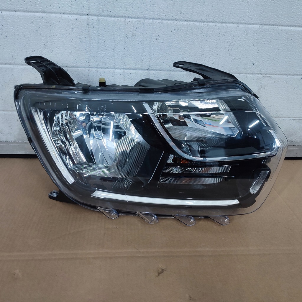 LAMPA PRAWY PRZÓD DACIA DUSTER II LED 260101133R - 13626680198 ...