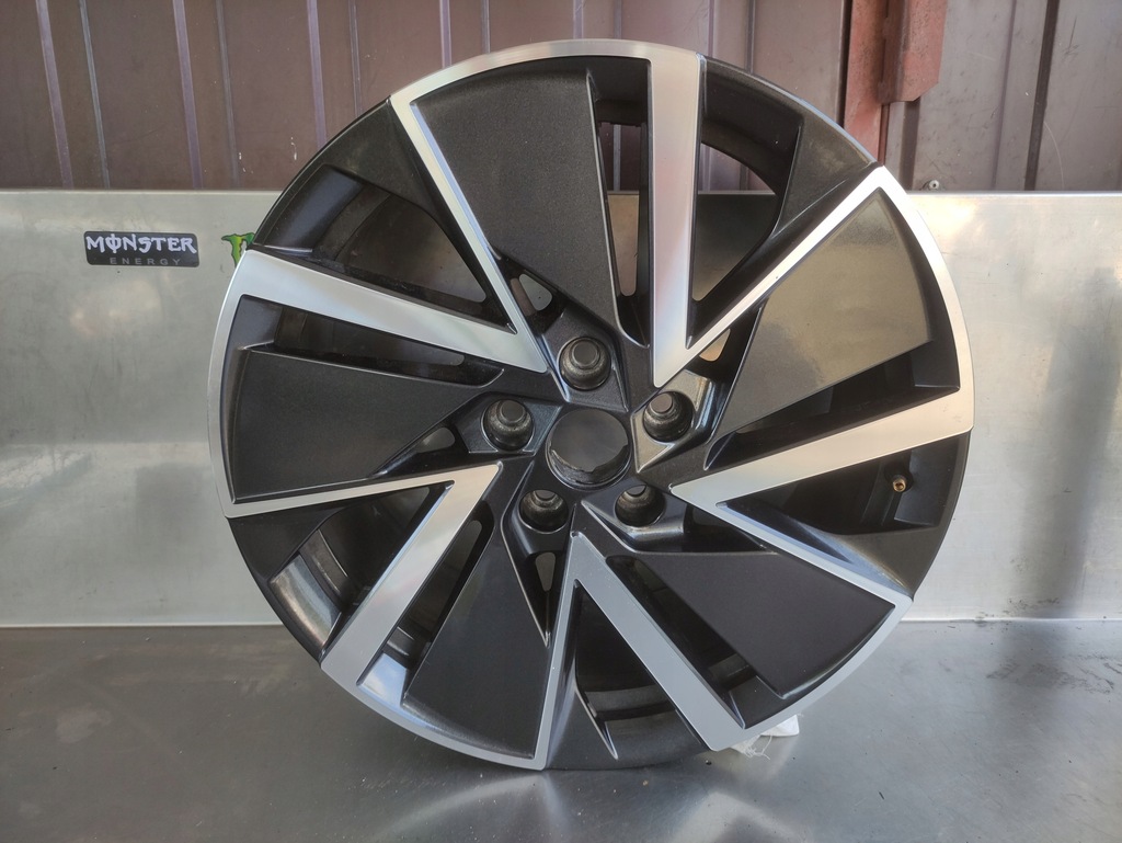 FELGA OCTAVIA IV 4 5E3601025AD 7.5JX 18 H2 ET48 - 12621140072 - oficjalne archiwum Allegro