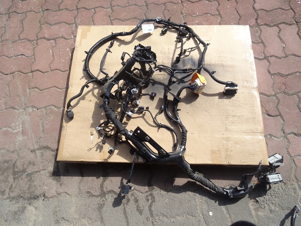 Wiązka przewodów silnika Volvo 32233561 - 12587743160 - oficjalne ...