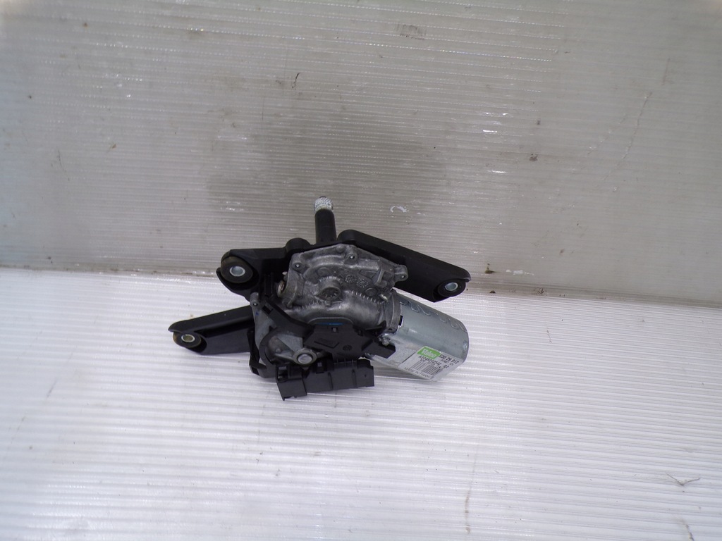 SILNICZEK WYCIERACZKI TYŁ MERCEDES W204 KOMBI - 13780233818 - oficjalne ...