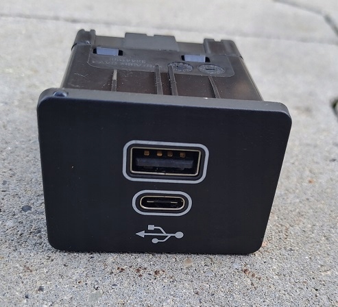 FORD KUGA MK3 GNIAZDO PORT USB NX7T-14F014-AC - 14347019519 - oficjalne ...