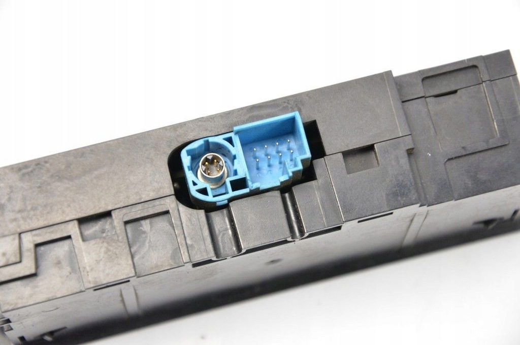 PANEL USB SD A2138200401 MERCEDES W213 W238 W205 - 8943124438 ...