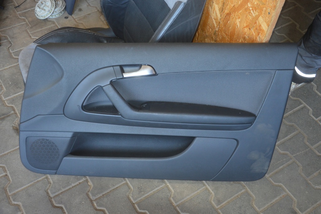 Audi A3 8P 3D Boczek drzwi prawy EU Ładny - 12559465576 - oficjalne archiwum Allegro