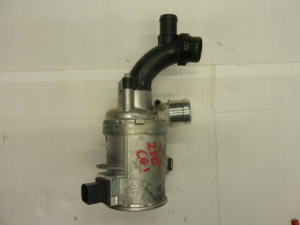 MERCEDES W253 GLC 250 CGI POMPA WODY A2742000207 - 7965456263 ...