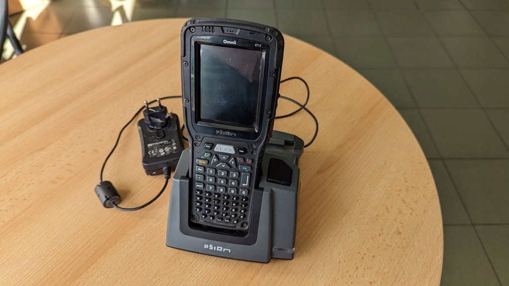 Komputer magazynowy PSION Omni XT15 + stacja dok. - 12677686260 - oficjalne archiwum Allegro