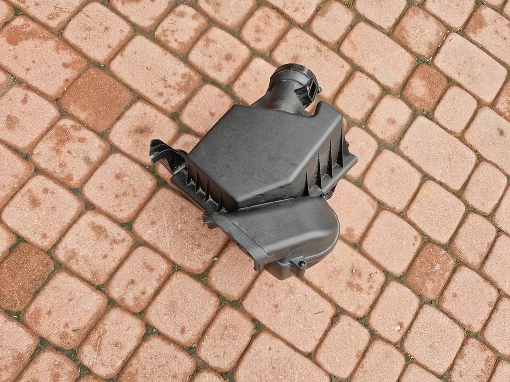 Filtr uszkodzony powietrza Opel Astra K V 39243437 - 12808136144 ...