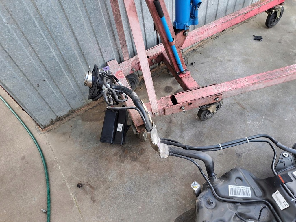 MERCEDES W206 KOMBI ZBIORNIK BAK PALIWA POMPKA KPL - 13782481971 ...