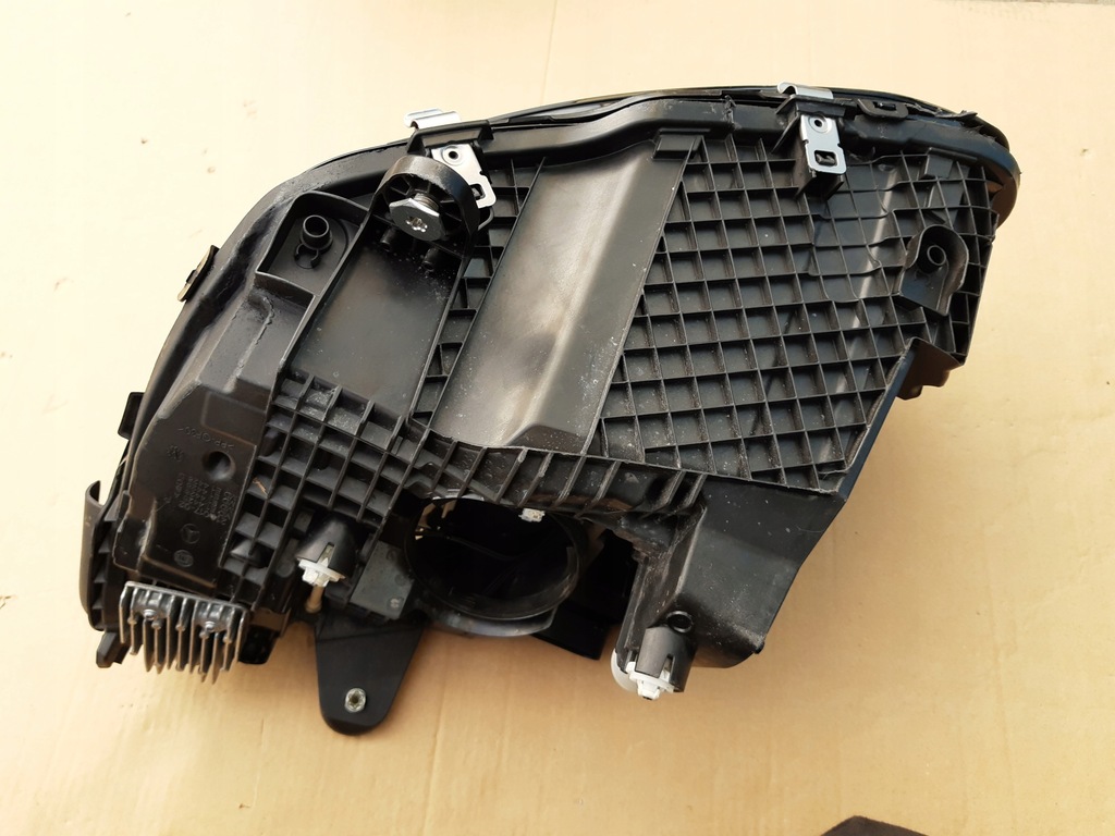 MERCEDES C W205 LIFT PRAWA LAMPA LED 2059068005 - 10533179956 ...