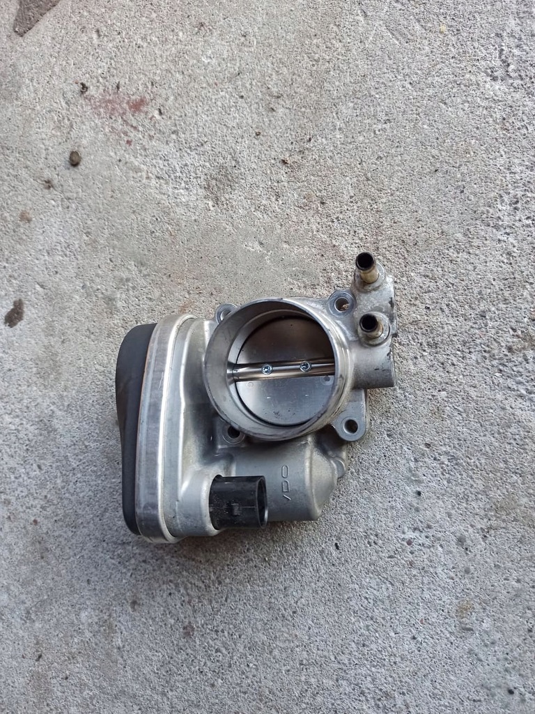 Przepustnica VW Audi A3 8P 2.0FSI AXW 06F133062 - 11384243853 - oficjalne archiwum Allegro