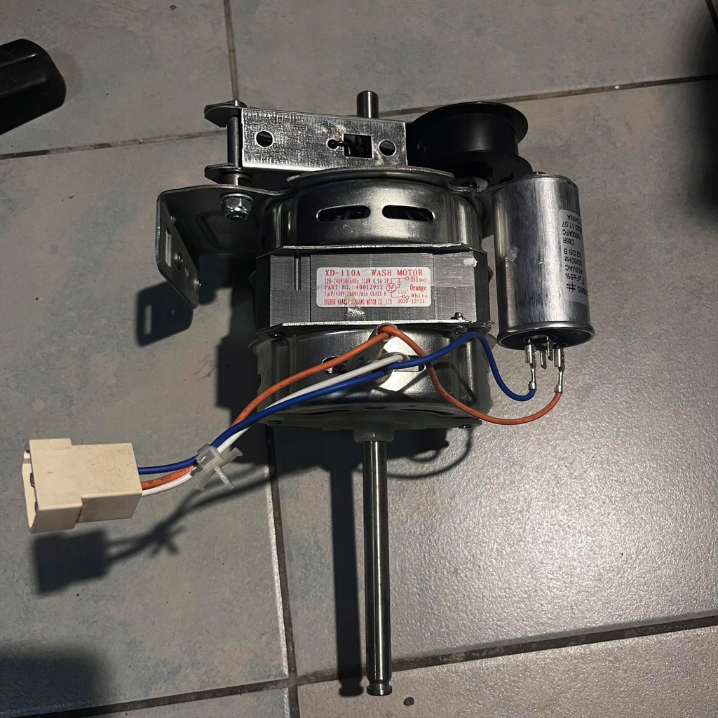 Silnik motor XD-110A 110W suszarki kondensacyjnej CANDY CS C8DF-80 ...