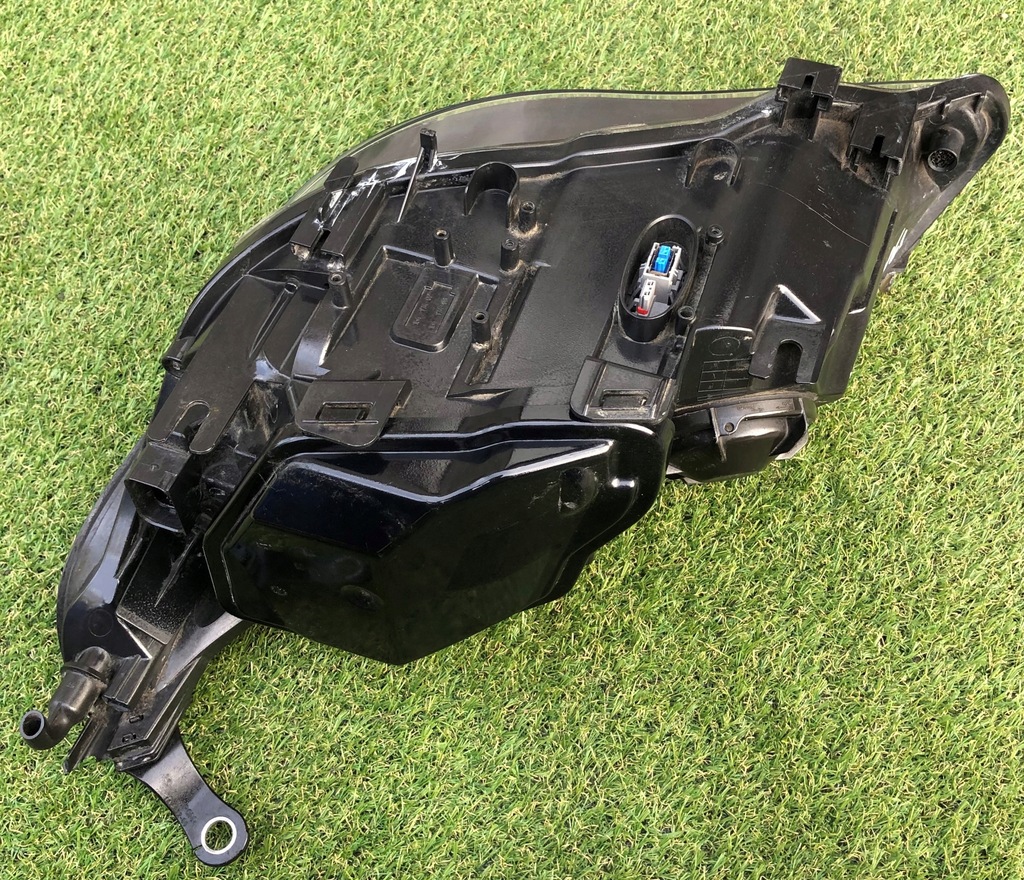 Lampa Bmw e60 e61 Bixenon nieskrętny prawy LIFT - 8514657544 ...